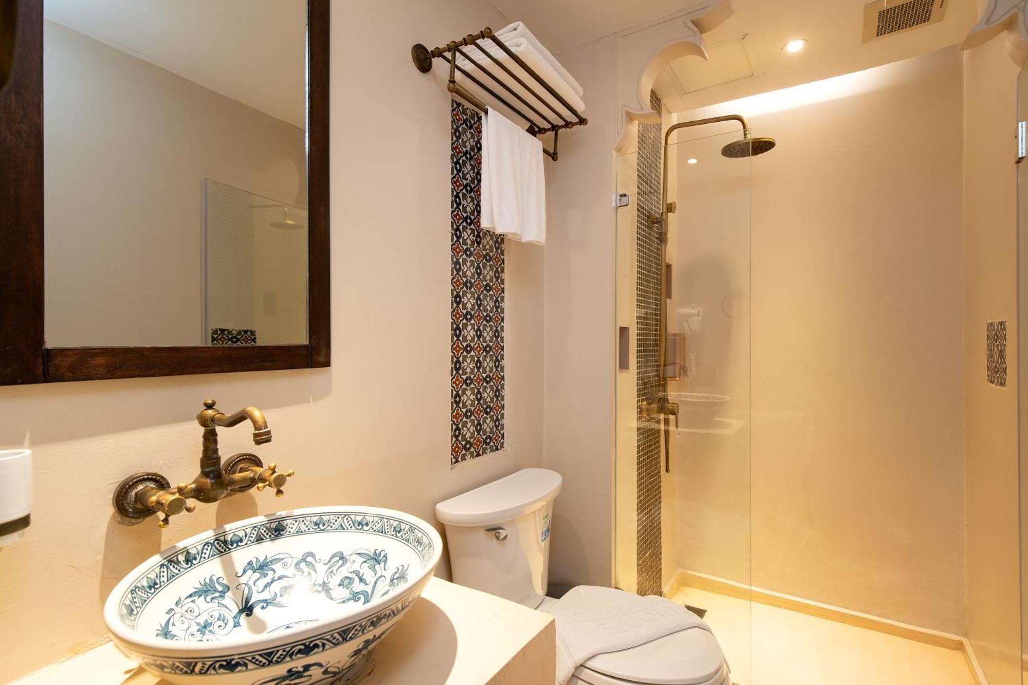 DEWAN BANGKOK HOTEL - GREAT PRICES, SAVE ON YOUR STAY